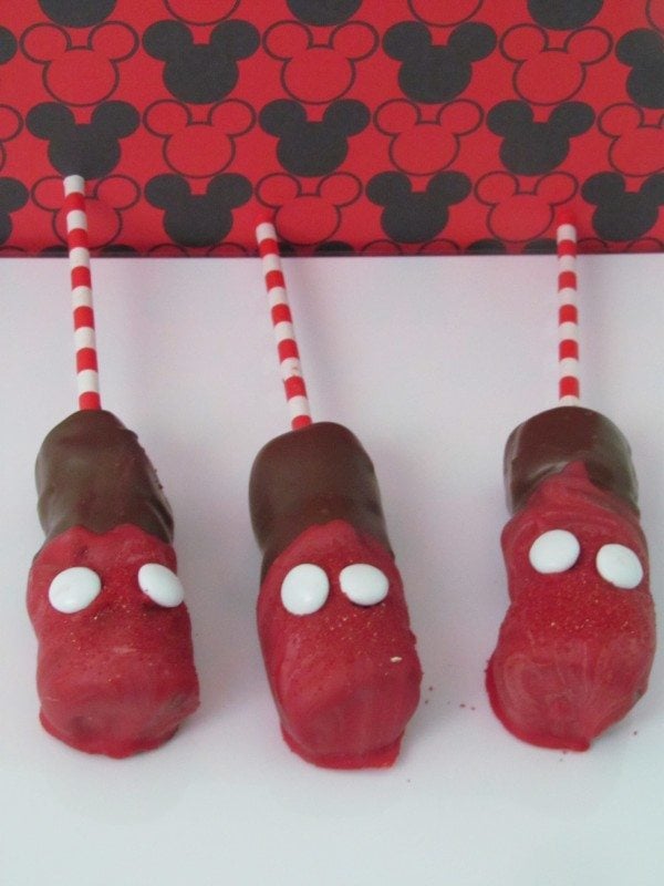 Super Easy Mickey Themed Food (Mickey on a Stick Snack)